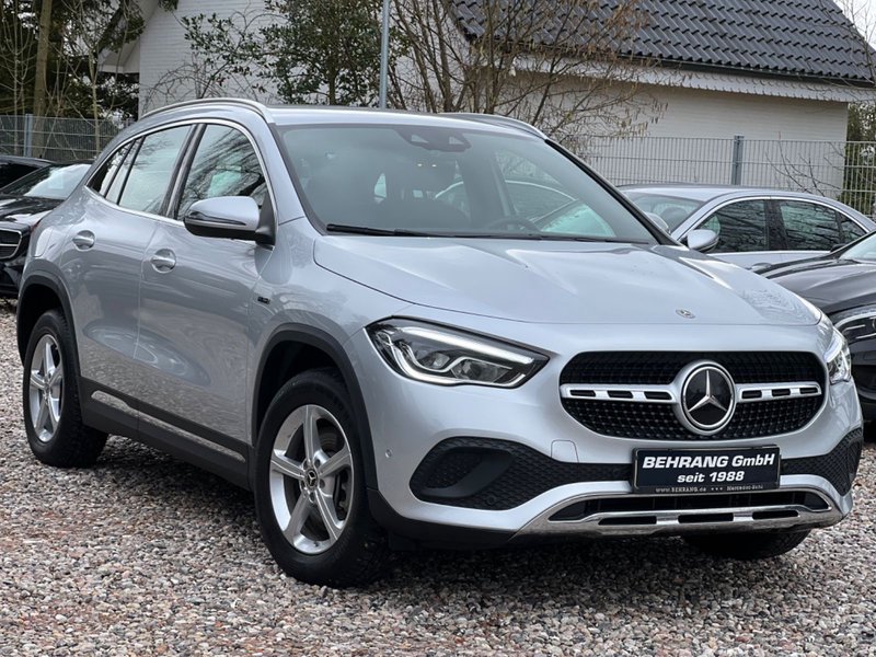 Mercedes-Benz GLA 250 GLA250e PLUG-IN HYBRID *LED*SHZ*DISTRO*MOD.2021 ...